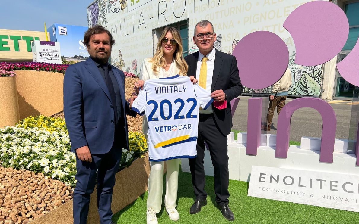 Il dg del Verona Simona Gioè in visita a Vinitaly | TgGialloblu | Telenuovo