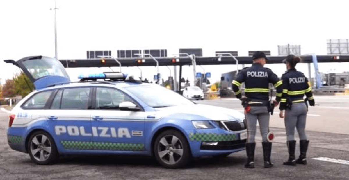 Vacanze, i consigli della Polizia per gli automobilisti per una guida ... Vacanze, i consigli della Polizia per gli automobilisti per una guida ...