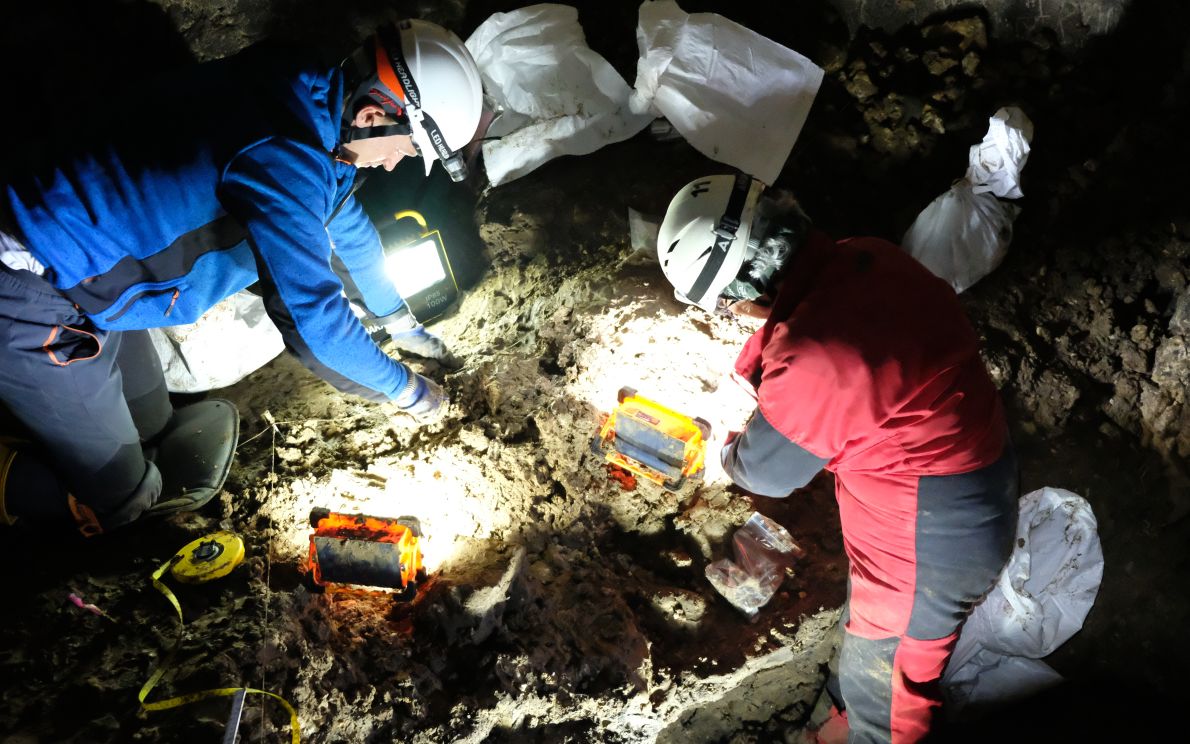 Scoperta sensazionale: nella Grotta di Veja tracce umane e animali di ...