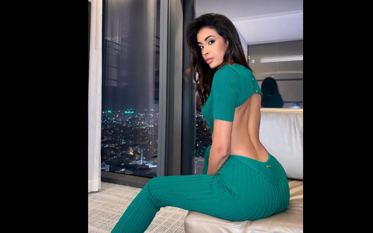 Gli auguri speciali della modella Ahlam: Per tutti un 2023 di grande ... | TgPadova | Telenuovo