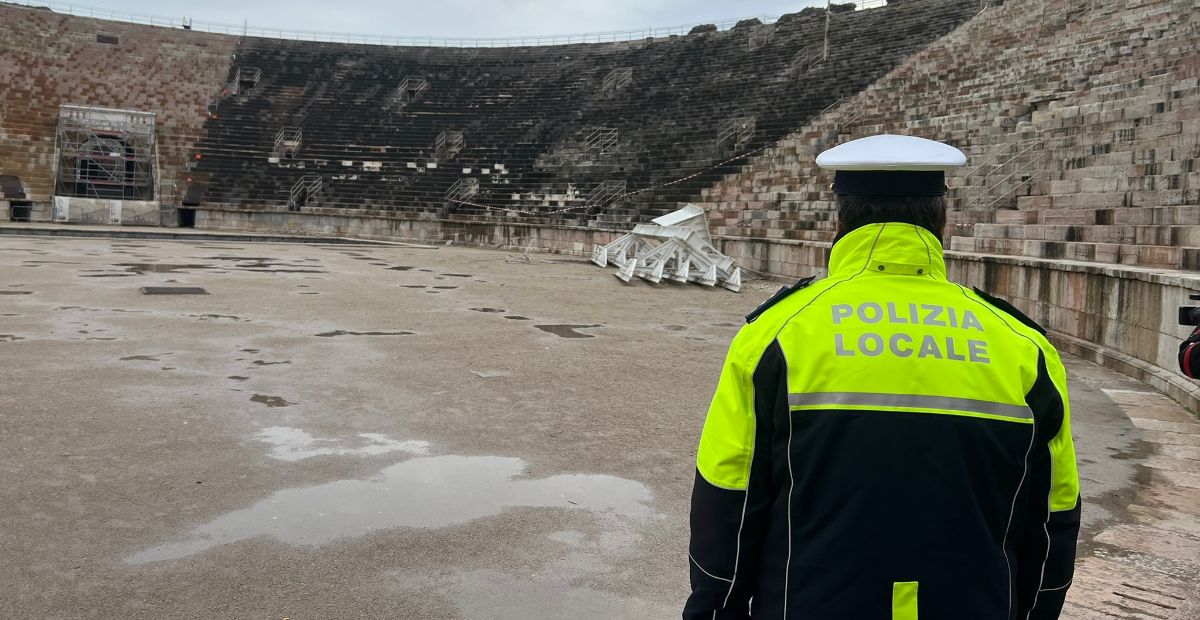 Crollo stella in Arena, in arrivo avvisi di garanzia | TgVerona | Telenuovo Crollo stella in Arena, in arrivo avvisi di garanzia | TgVerona | Telenuovo