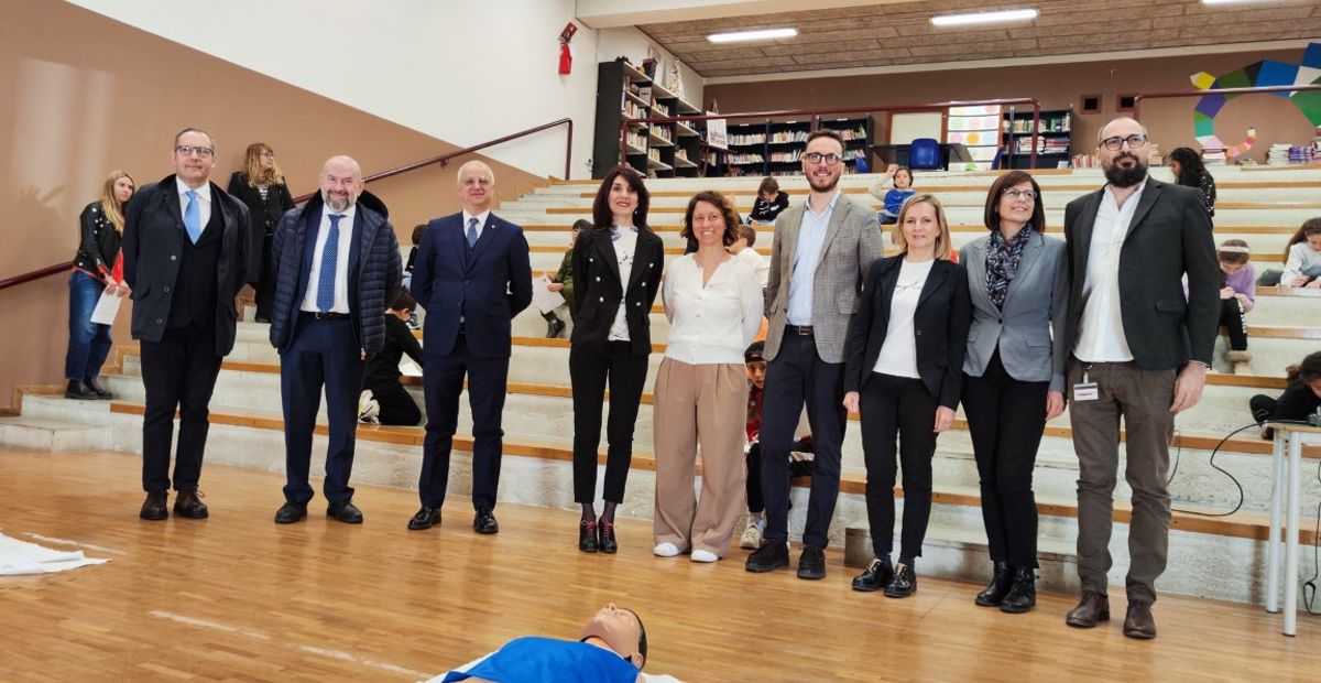 I bambini imparano le manovre salvavita grazie all'ospedale di Verona ... I bambini imparano le manovre salvavita grazie all'ospedale di Verona ...