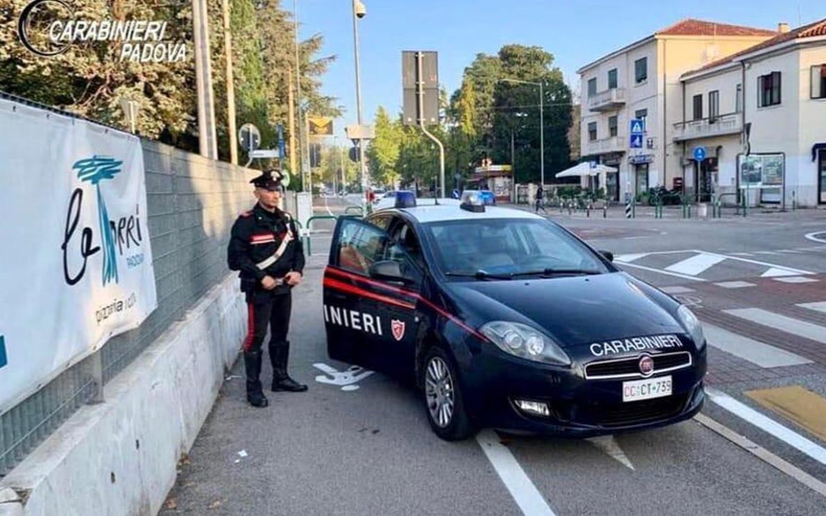 Ubriaco grida per strada e aggredisce i carabinieri: arrestato un 37enne ucraino | TgPadova ...