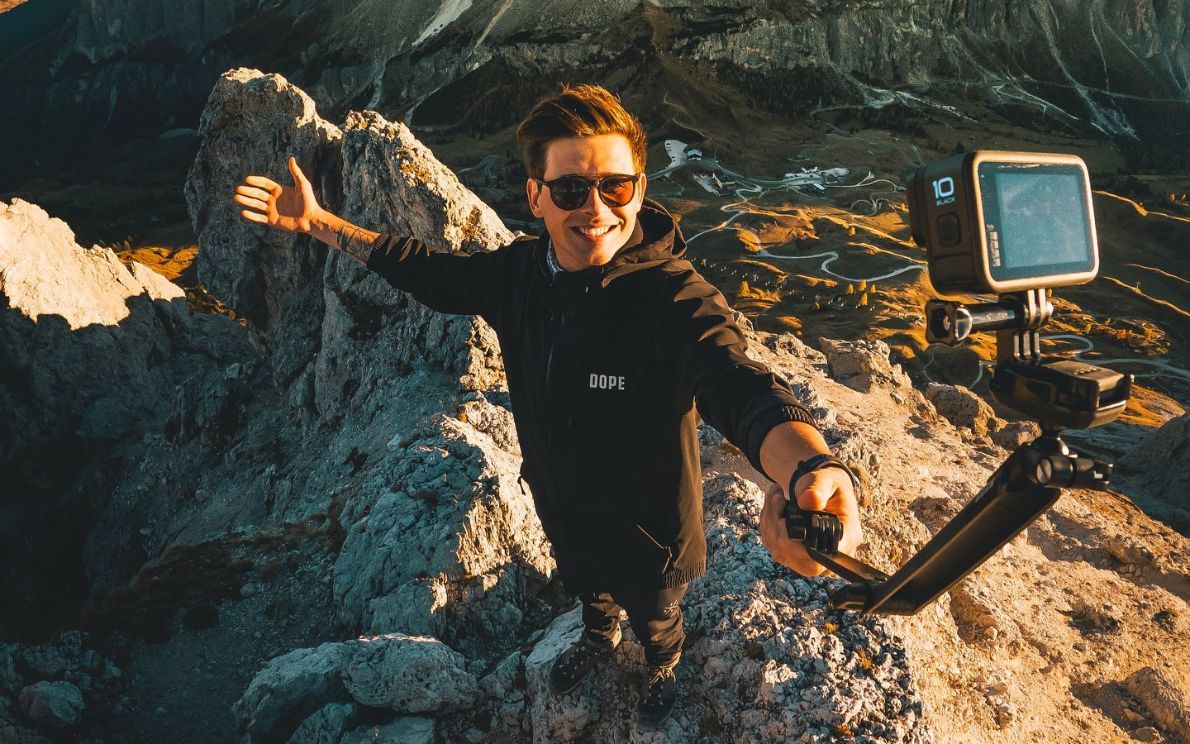 Matt Evans, giovane registra ucraino, non riesce a trovare casa a ...