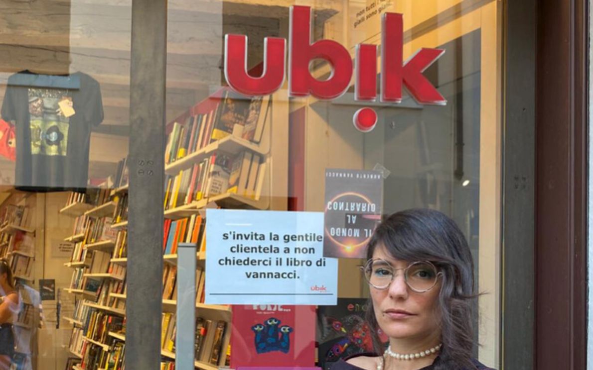 Minacce a libraia veneta che non vende il libro di Vannacci | Telenuovo ...