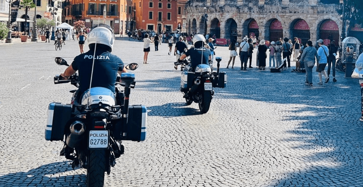 Ruba una bicicletta e aggredisce gli agenti: 25enne arrestato dalla Polizia | TgVerona | Telenuovo