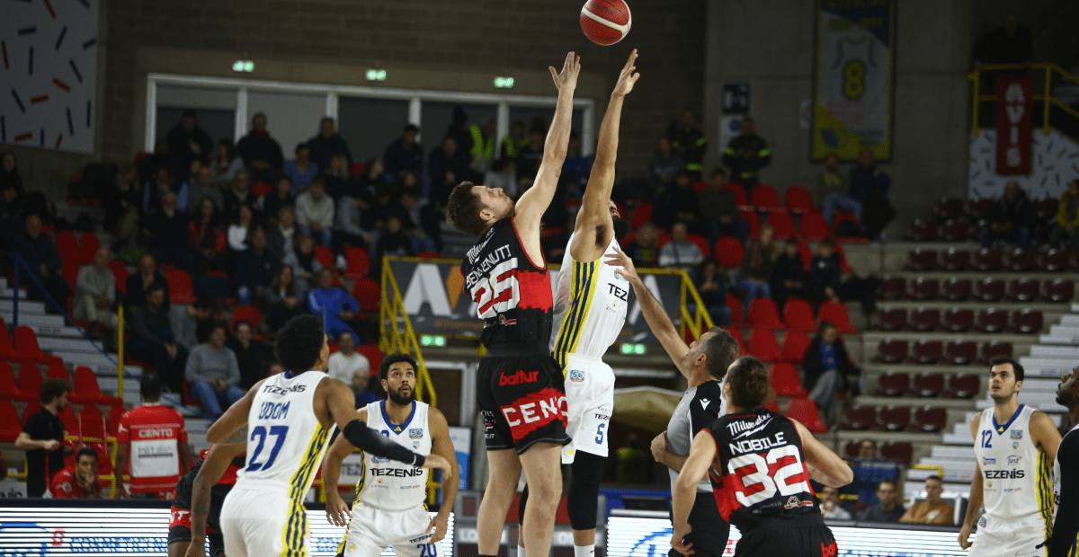 Tezenis a rullo, domina Cento e vince 84-59 | TgGialloblu | Telenuovo