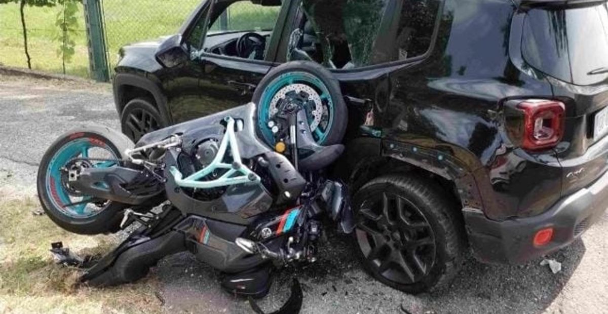 Moto contro auto in Strada Bresciana: 36enne in ospedale | TgVerona ...