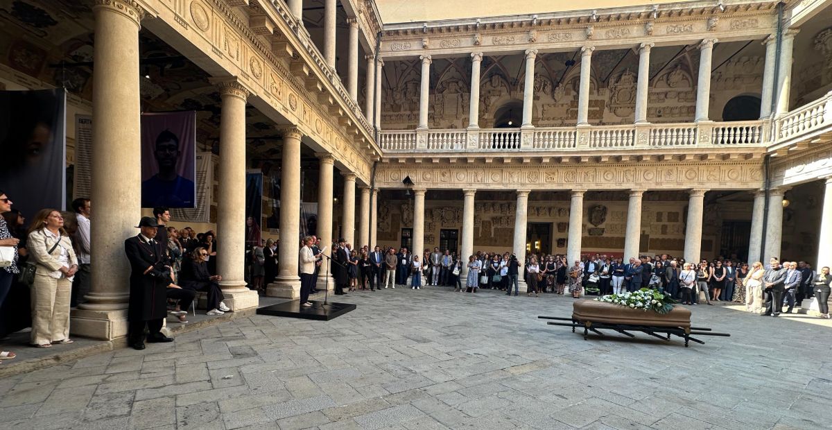 Padova rende omaggio al Professor Rea: la cerimonia dell'alzabara a ...