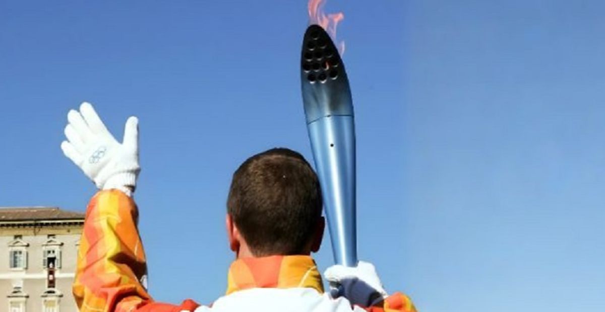 Flash mob “Gran Paradiso” a Verona per accogliere la Fiamma Olimpica ...